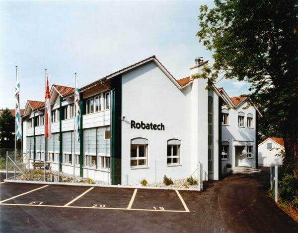 Robatech - 40 Jahre Erfahrung im Klebstoffauftrag, die verbindet ...