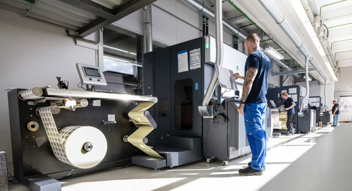 Herma - Pionier der Selbstklebetechnik - packaging journal